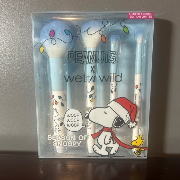 wet n wild | Makeup | Peanuts X Wet N Wild Peanuts Makeup Brush Set Nib ...